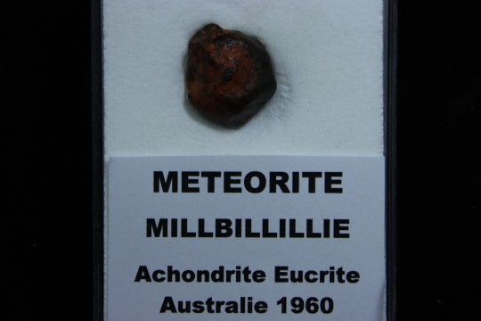 Météorite: ACHONDRITE HED EUCRITE - MILLBILLILLIE